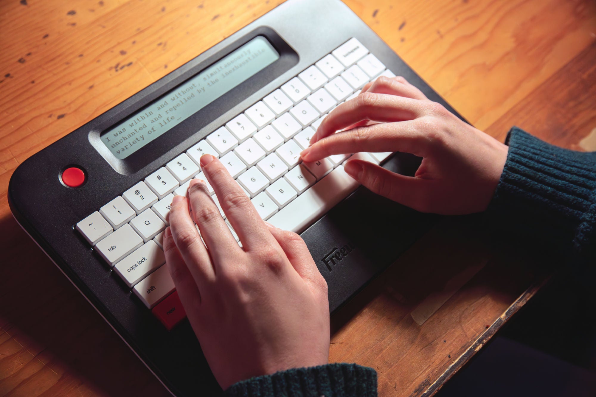 Alpha Raven Black With Backlight - Freewrite Store